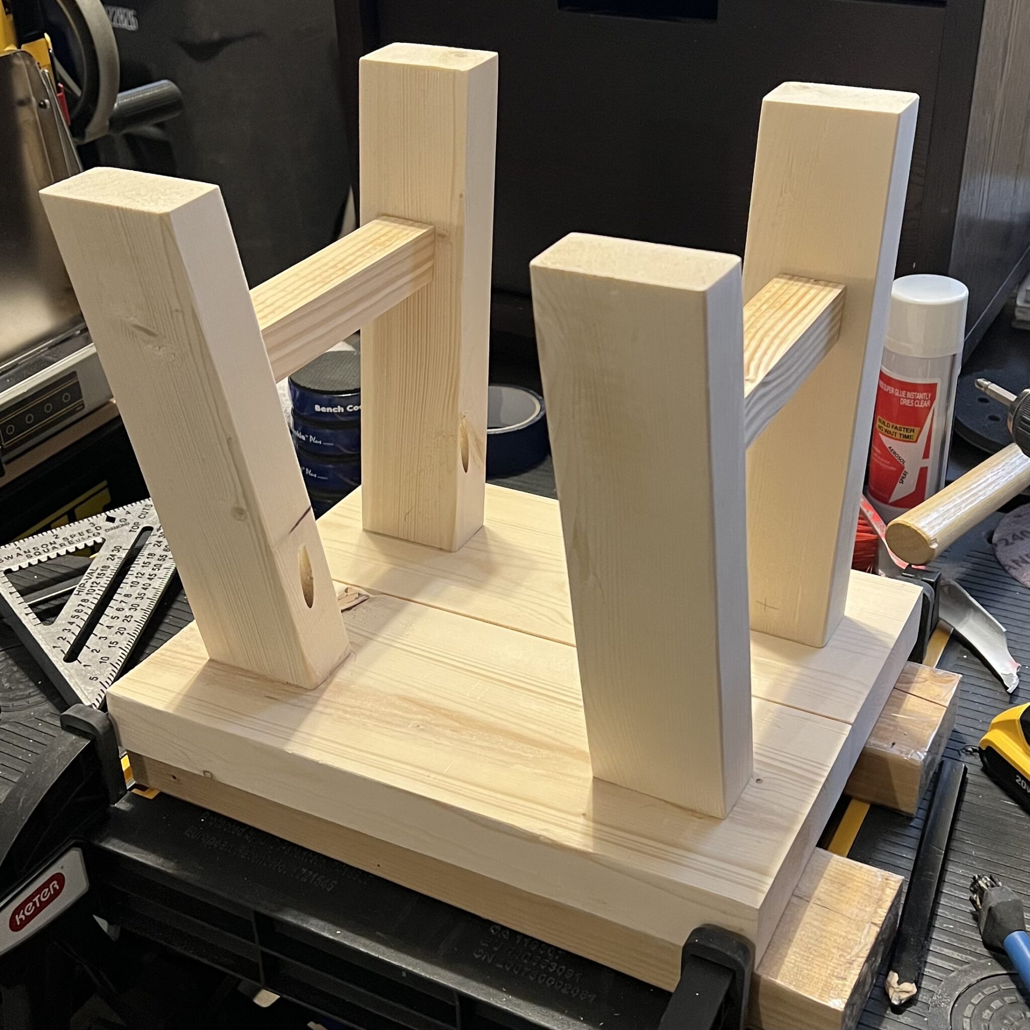 Build a Simple Stool - texasdiymama.com