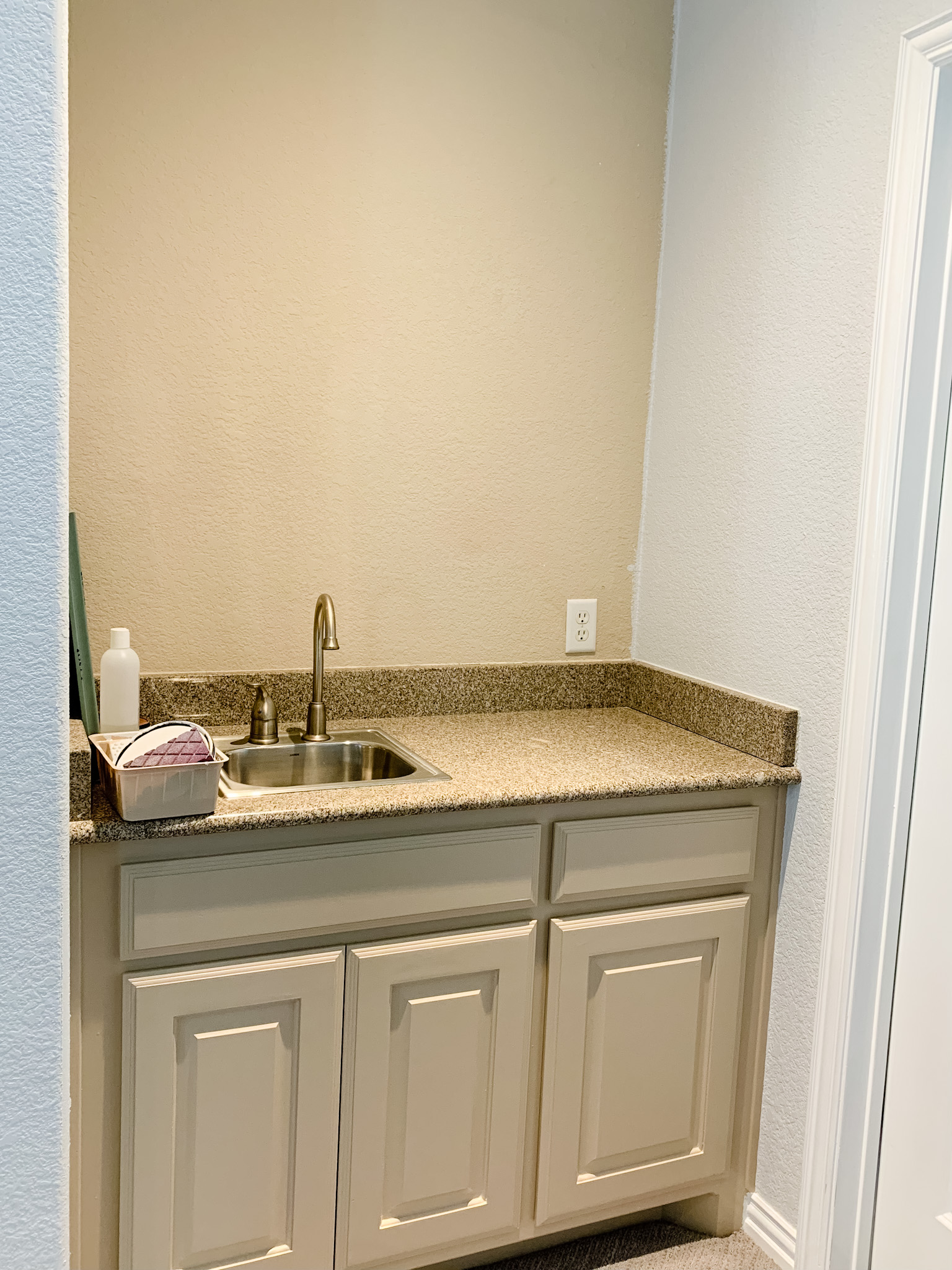 Reeded Cabinet DIY with Dowels - texasdiymama.com