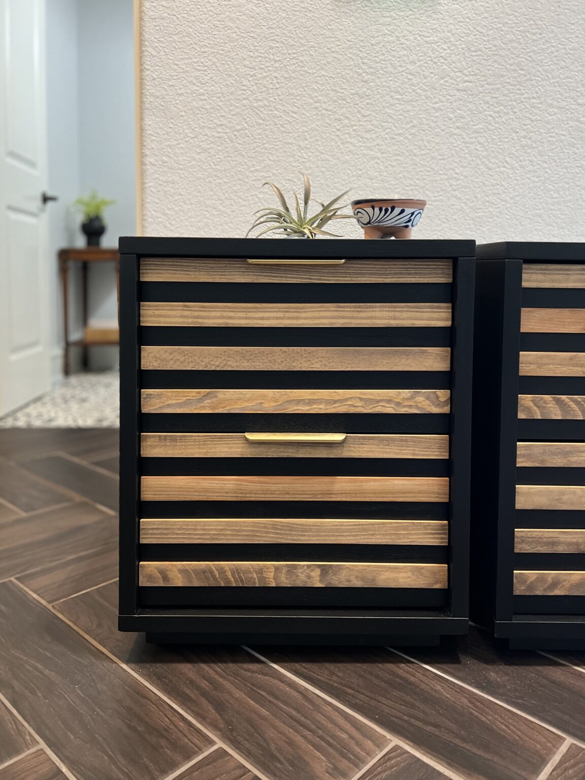 Nightstand Makeover with Slats - texasdiymama.com